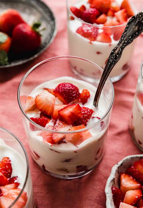 Fresas Con Crema Refreshingly Tasty And Smooth Fresas Con Crema Recipe