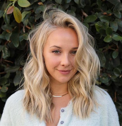 30 Haircuts For Big Foreheads To Inspire Your Next Look Hair Adviser