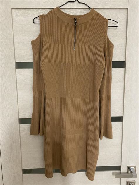 Плаття Ake — ціна 70 грн у каталозі Сукні міді Купити жіночі речі за доступною ціною на Шафі