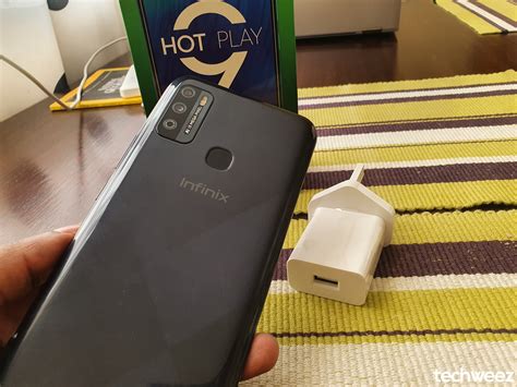 Infinix Hot Play Back Techweez