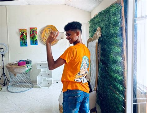 Logan Daniel Cam Model Free Live Sex Show And Chat Stripchat