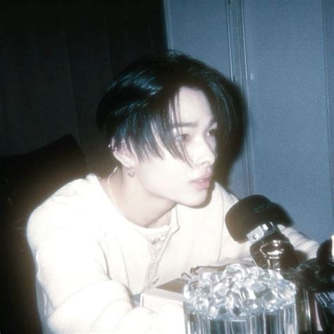 Chat With Ni Ki Shapes Inc