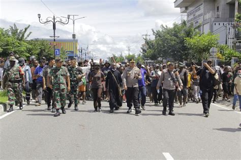Kepergian Thomas Beanal Menyisakan Luka Mendalam Bagi Suku Amungme Dan