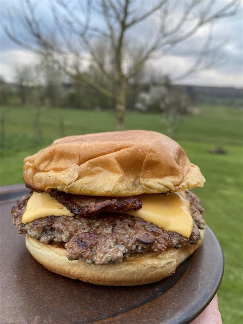 Smashed Cheeseburger With Bacon My Friends And I Did Yesterday Rburgers