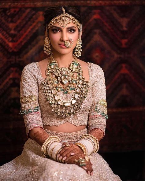 2025 Bridal Jewelry Trends That Every Bride Should Get Behind