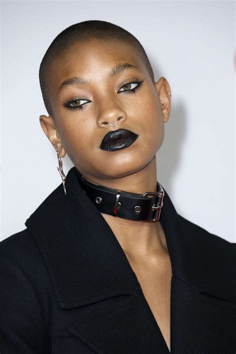 19 Messy Short Hairstyles That Nail The I Woke Up Like This” Look In