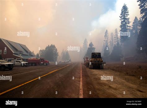 Lassen National Forest Usa 6th Aug 2021 Smoke Rises From A Wildfire