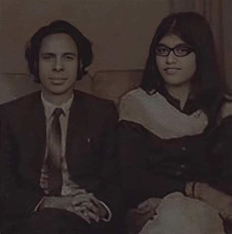 کملی 🇨🇦 On Twitter Rt Syedfarhatshah جون تمہارے کپڑوں کا وہ جوڑا جس کو تم اُتار کر گئے تھے