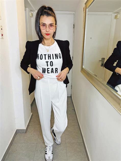 ממש לא חייב להיות לבן הלוק שלנו לשולחן החג