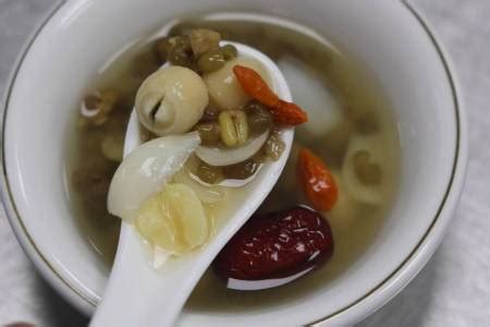 夏季养生食谱之绿豆百合莲子汤