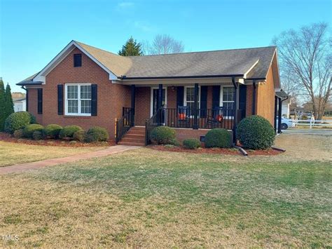 111 Cindy Ct Erwin Nc 28339 Mls 10078931 20 Photos Movoto