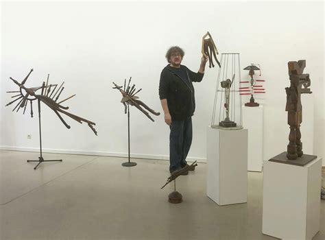 Van Oude Stoelpoten En Versleten Gereedschap Tot Kunst Alain Van