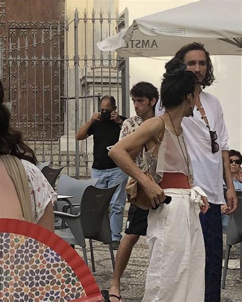 Robert Sheehan Vriendje