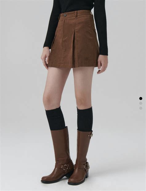 City Breeze 시티브리즈 실시간 인기 스타일 코듀로이 플리츠 스커트 Brown 온더룩