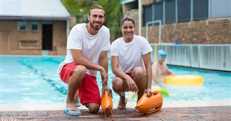 Reševalec Iz Vode Je Poklic Z Možnostjo Podjetniške Poti Data Doo