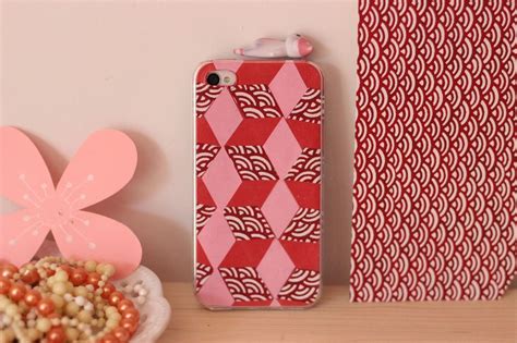 Diy Les Meilleures Façons De Customiser Sa Coque De Téléphone Soi Même Univers Des Mobiles
