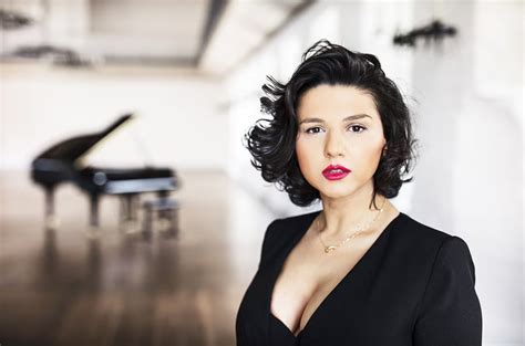 Lg Signature Collection Excellence In Every Detail Khatia