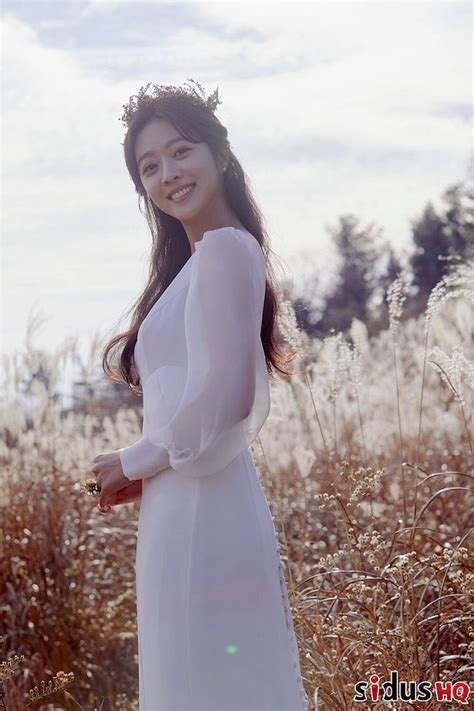 Jo Bo Ah Talks About Acting With Lee Dong Wook Names Her Most