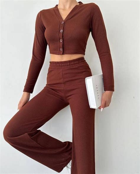 Жіночий костюм в рубчик — ціна 565 грн у каталозі Брючні костюми Купити жіночі речі за доступною