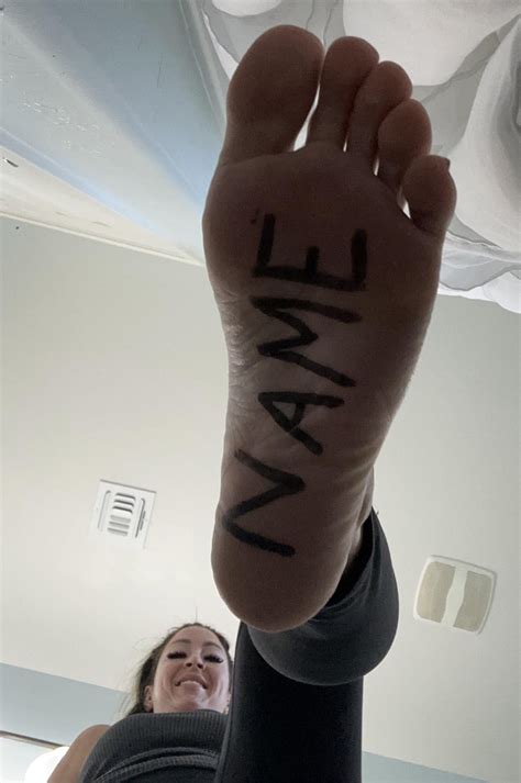 Giantess Feet R Giantessfeet