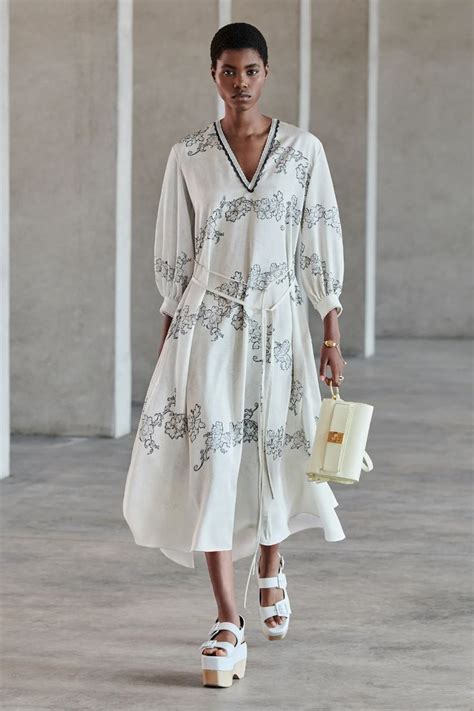 Ports 1961 Resort 2023 Fashion Show Vogue Fashion Fashion Show