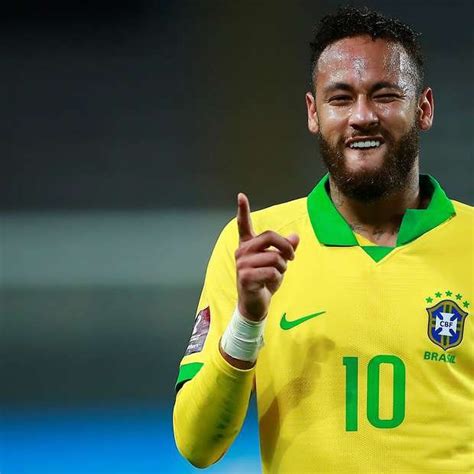 نیمار و سوارز در تلاش برای رسیدن به توماس مولر ورزش سه