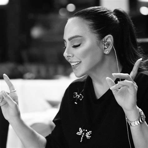 دانلود آهنگ جدید ابرو گوندش Ebru Gundes به نام‌ Oku Canimai با