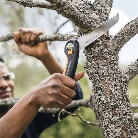 Пила садовая складная Fiskars Plus™ SW68 (1067552) - ™ Fiskars