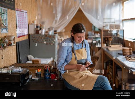 Rosie Brewer Wood Carver Artist Stock Photo Alamy