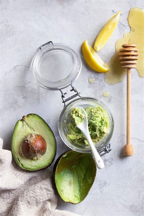 12 Dermatologist Approved Diy Face Masks For Acne Avocado Face Mask