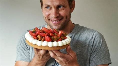 Raphaël Rémond Du Ballon Ovale à La Pâtisserie Ici