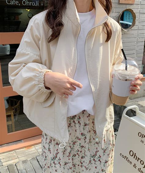 아더먼데이 데일리간절기룩💛봄자켓 Made 밑단스트랩 하이넥 바람막이 가을 간절기 신상 바스락 여름긴팔 스트링자켓 루즈핏 오버핏 크롭바람막이 장마룩 장마철 살안타템