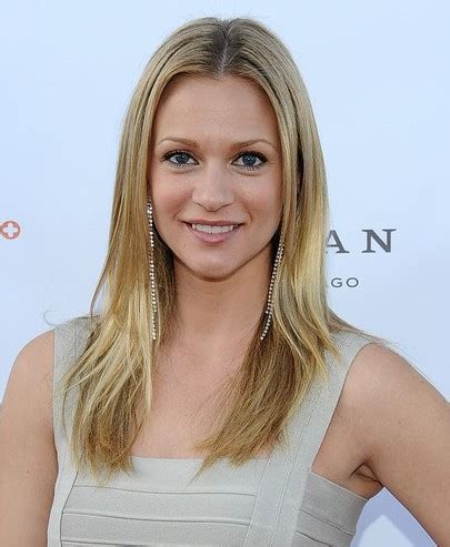 A J Cook Hairstyles Pop Haircuts