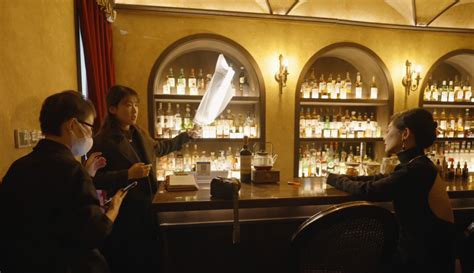 《繁花》美学解密 简单易懂的布光技巧分享，让你也能轻松营造高级感！影视工业网 幕后英雄app