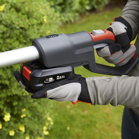 Flymo Ultracut Reach 420 Cordless Reach Hedgetrimmer 18v With 2 5ah