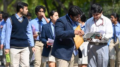 Cbse 12वीं फिजिक्स पेपर एनालिसिस क्या मुश्किल था फिजिक्स का पेपर