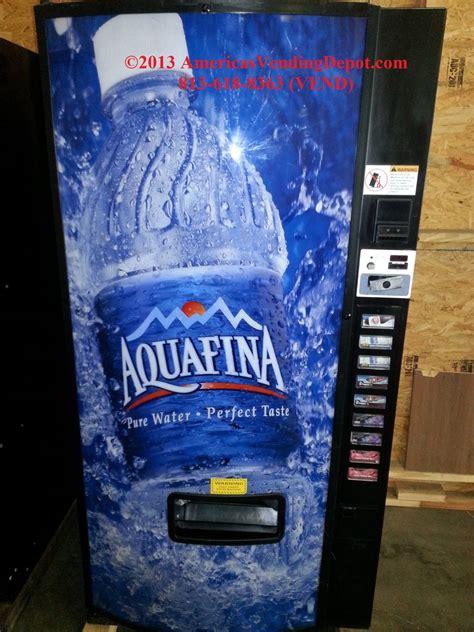 Dixie Narco 501e 9 Selection Can And Bottle Soda Machine Aquafina Graphics