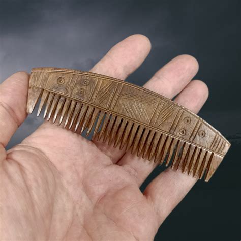 Decorated Wood Viking Comb With Curved Back Dot And Ring Design