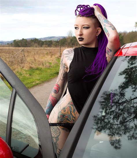 Kelz Emm Model Same Pose Diff Angle Swipe