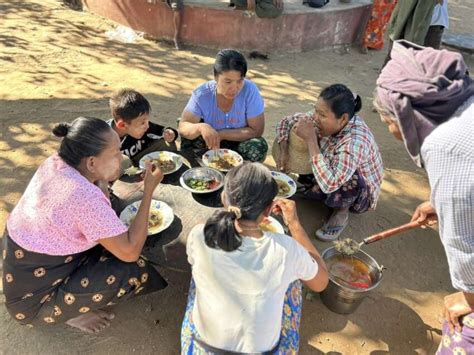 မုံရွာခရိုင်ထဲတွင် နှစ်ရှည်စစ်ရှောင်စခန်းကို ကြာဇံချက် လှူဒါန်း Khit