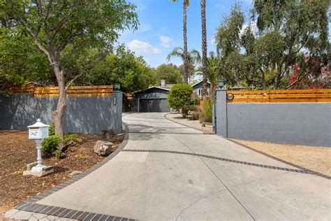 19419 Oxnard St Tarzana Ca 91356 See Est Value Schools And More