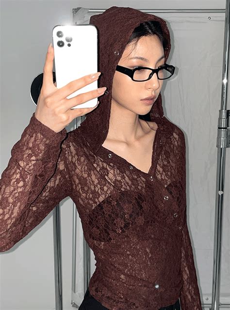 렛블 레이스 버튼 랩후드티 포인트 슬림 페미닌 브이넥 레이어드 시스루 후드 버튼 티셔츠 롱슬리브 긴팔티 긴팔 에이블리