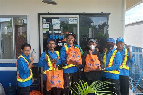 Puk Spai Fspmi Pt Ttlc Nasmoco Transport Bagikan Bingkisan Lebaran Untuk Anggota Kponline