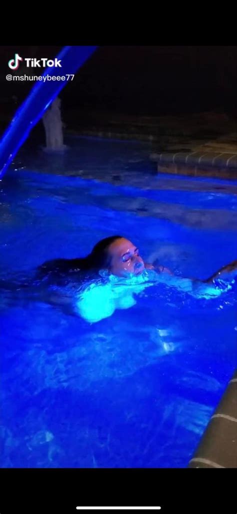Skinny Dipping Scrolller