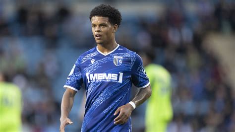 Dacky Signs New Contract Gillingham F C