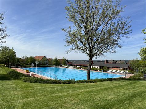 Vilseck Informationen Zu Den Neuen Öffnungszeiten Im Freibad Ab 01
