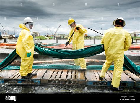 Oil Spill Clean Up Boom At Raymond Curry Blog