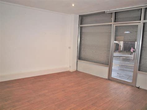 Livingstone Circus Gillingham Me7 Shop £395 Pcm £91 Pw