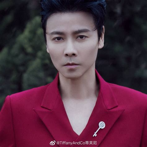 ปักพินโดย Han Bing ใน Mens Fashion