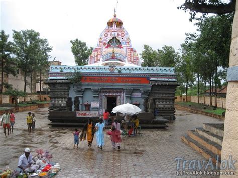 Travalok Narayaneshwar Temple At Narayanpur Near Pune